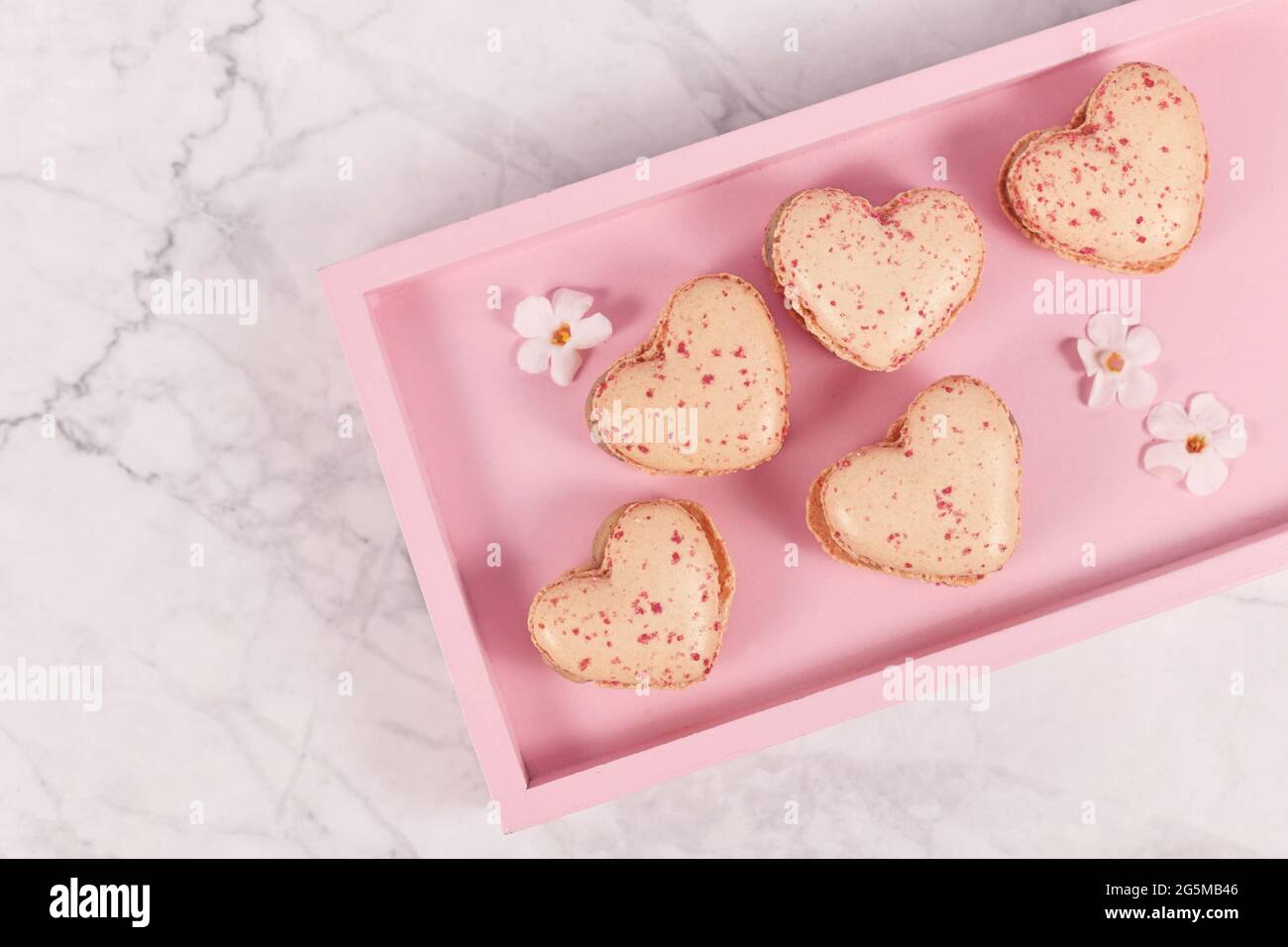Tablet with pink heart hi-res stock photography and images - Alamy