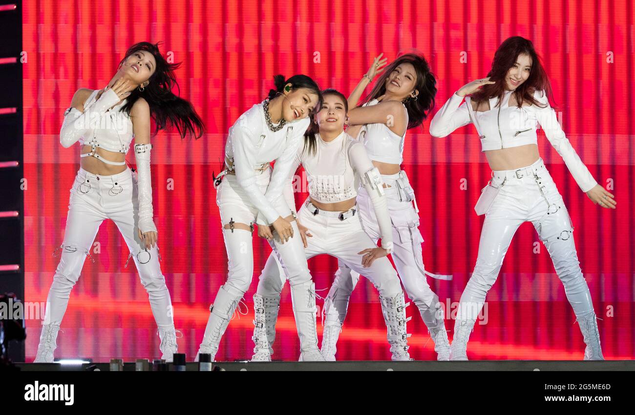 Seoul, South Korea. 26th June, 2021. K-pop girl group ITZY performs on ...