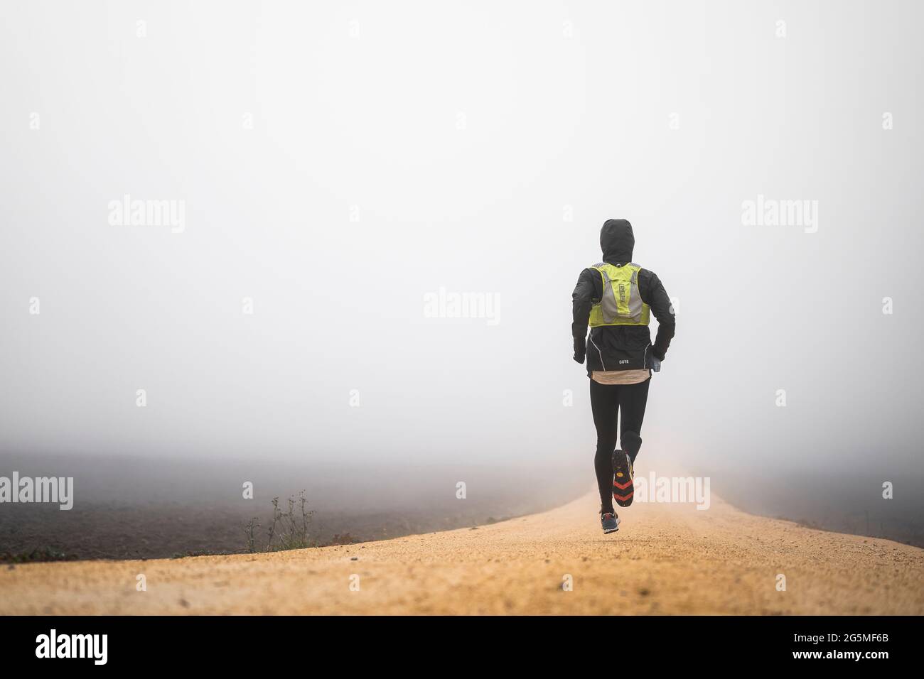 Winter running man cold hi-res stock photography and images - Alamy