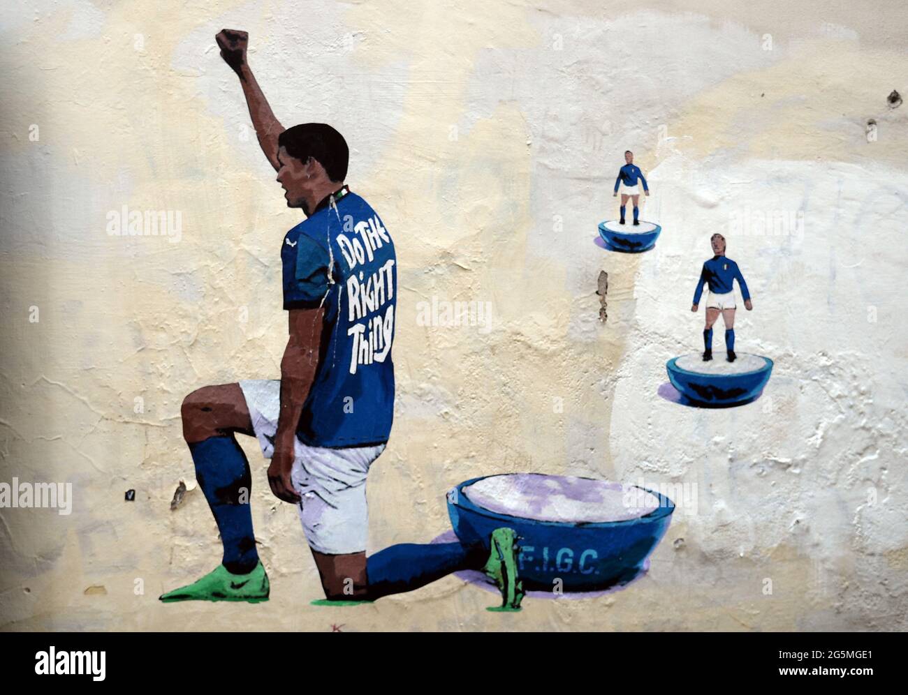 Anti racist mural hi-res stock photography and images - Alamy