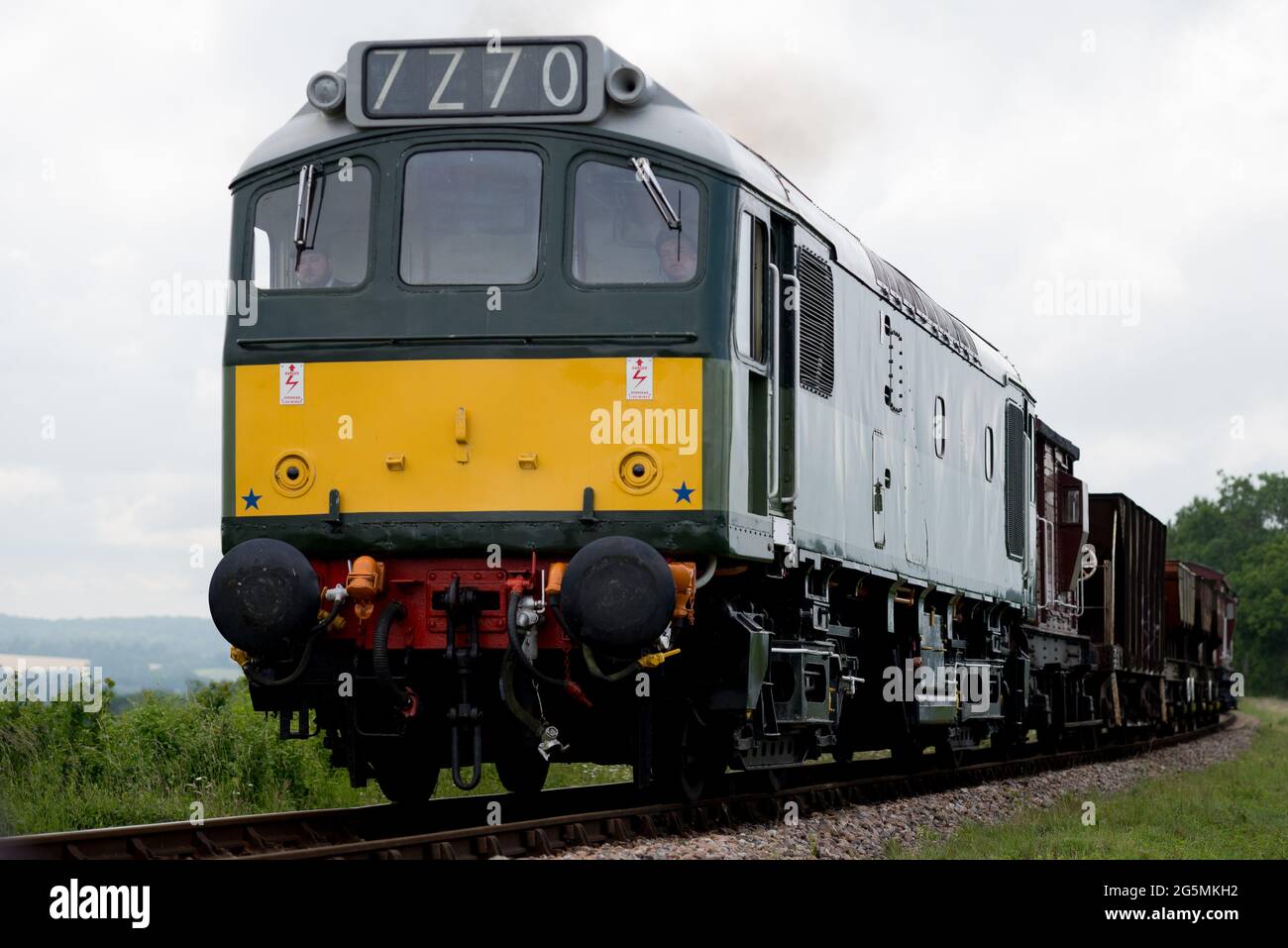 Class 25 Diesel Locomotive D7612 on the Watercress Line, Mid Hants ...