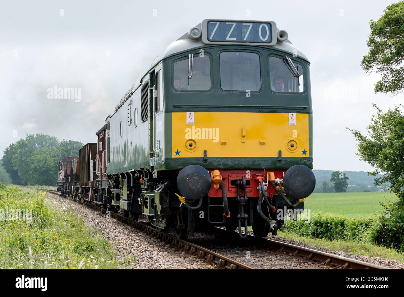 Class 25 Diesel Locomotive D7612 on the Watercress Line, Mid Hants ...