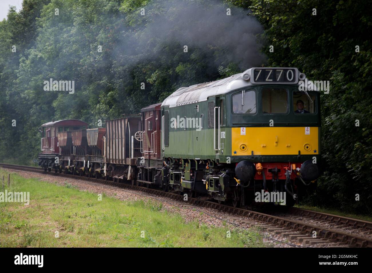 Class 25 Diesel Locomotive D7612 on the Watercress Line, Mid Hants ...