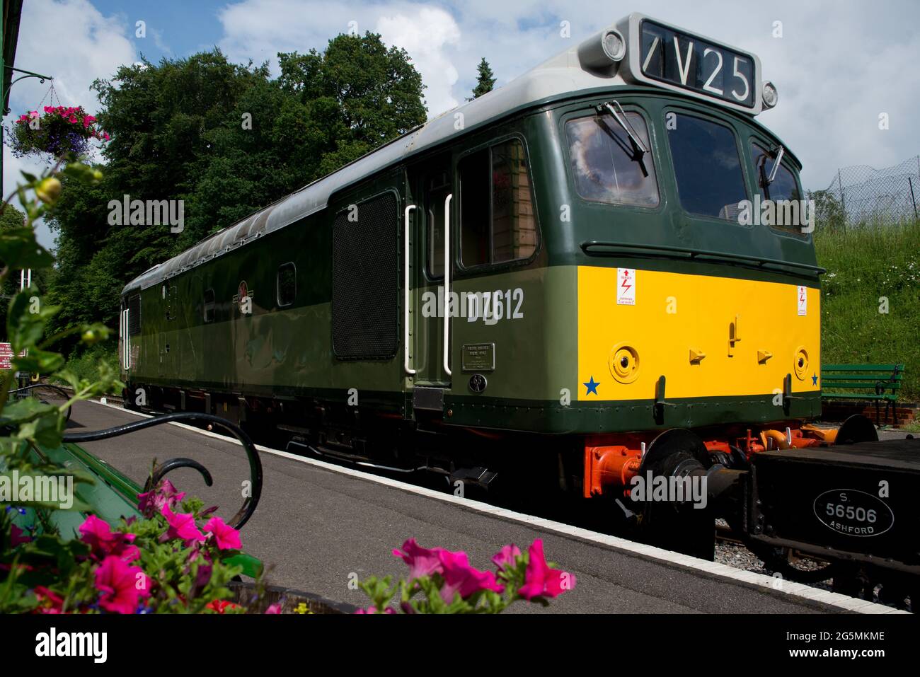 Class 25 Diesel Locomotive D7612 on the Watercress Line, Mid Hants ...