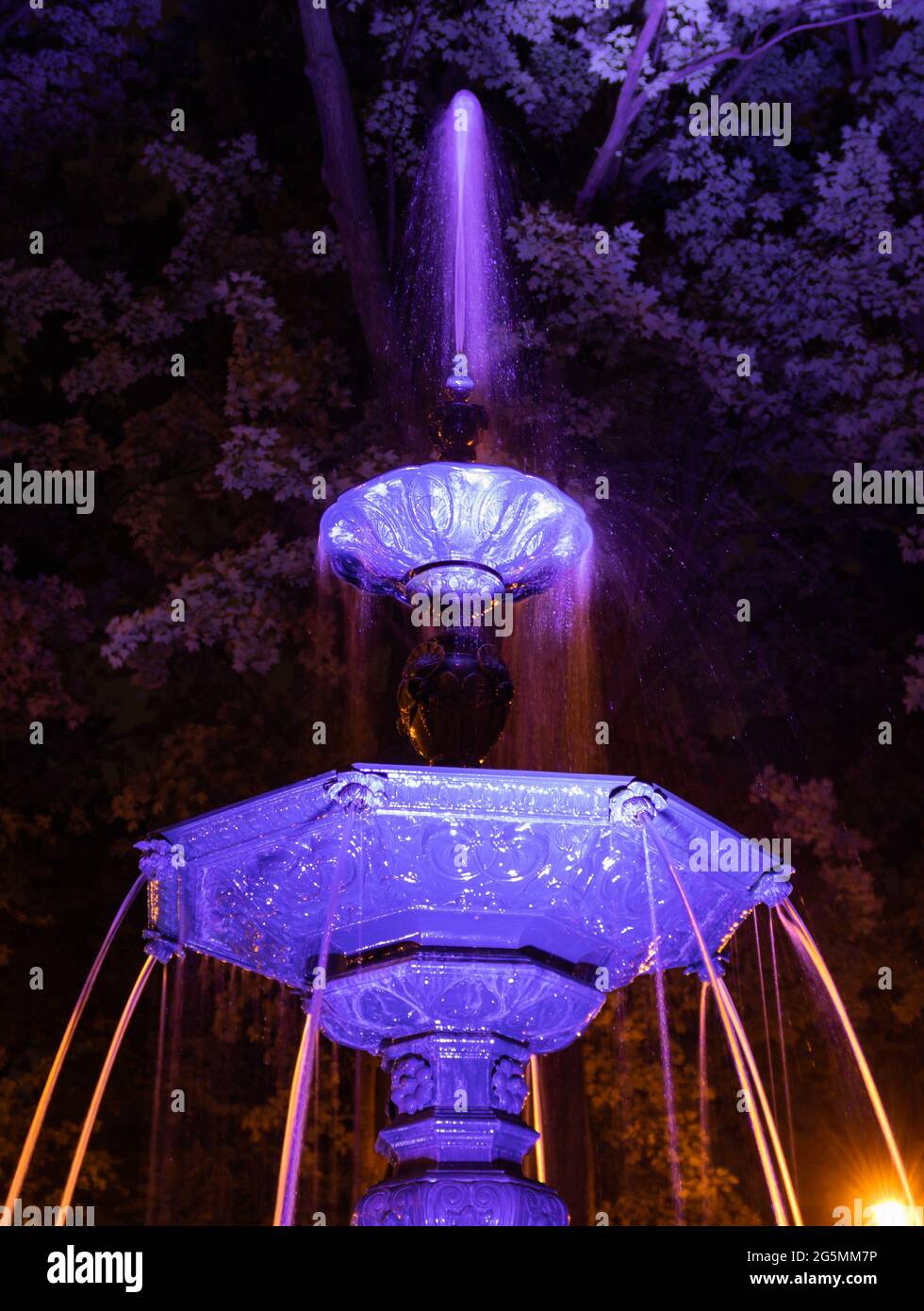 Water sprout fountain hi-res stock photography and images - Alamy