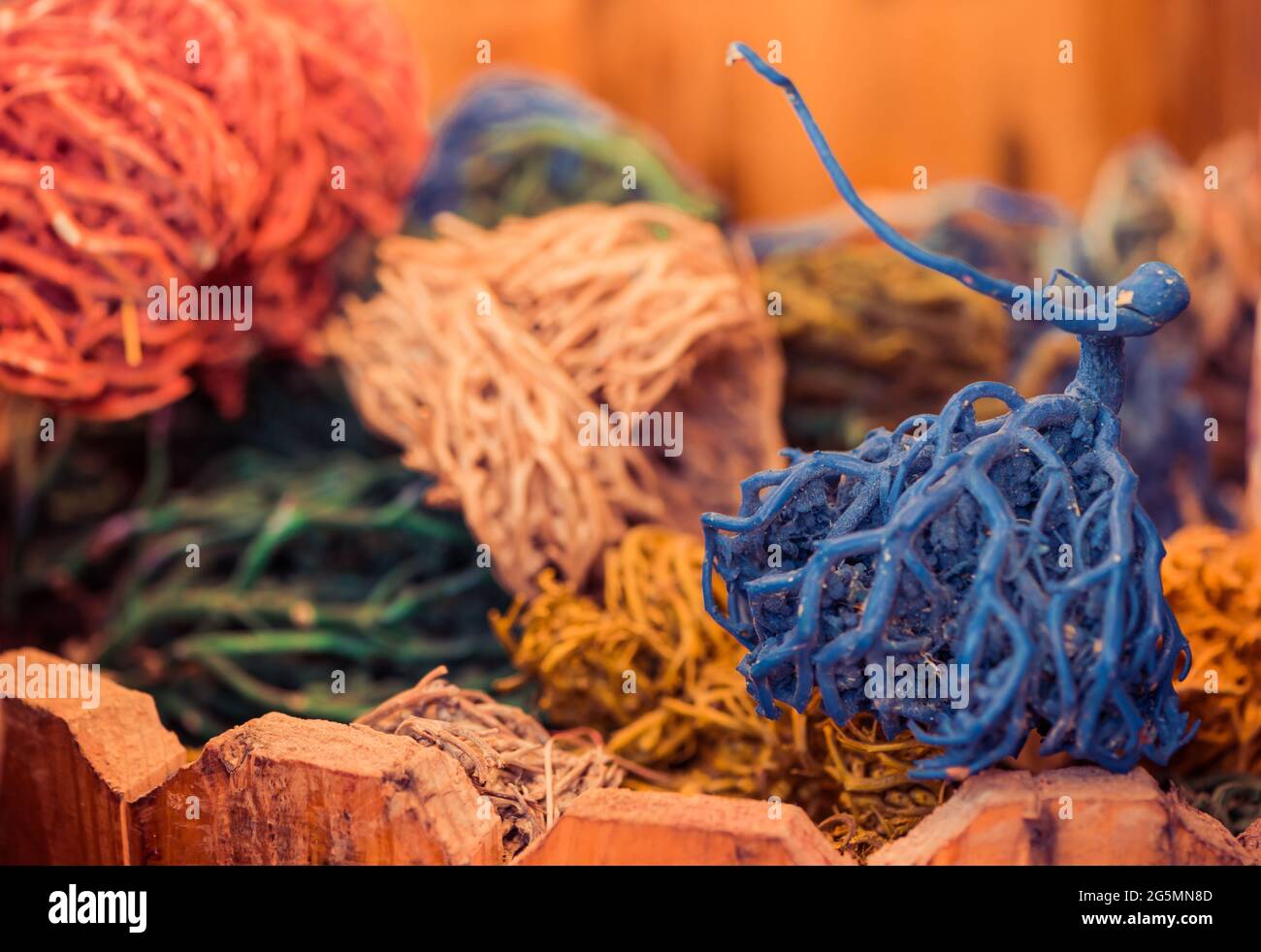 Traditional arab basket hi-res stock photography and images - Alamy