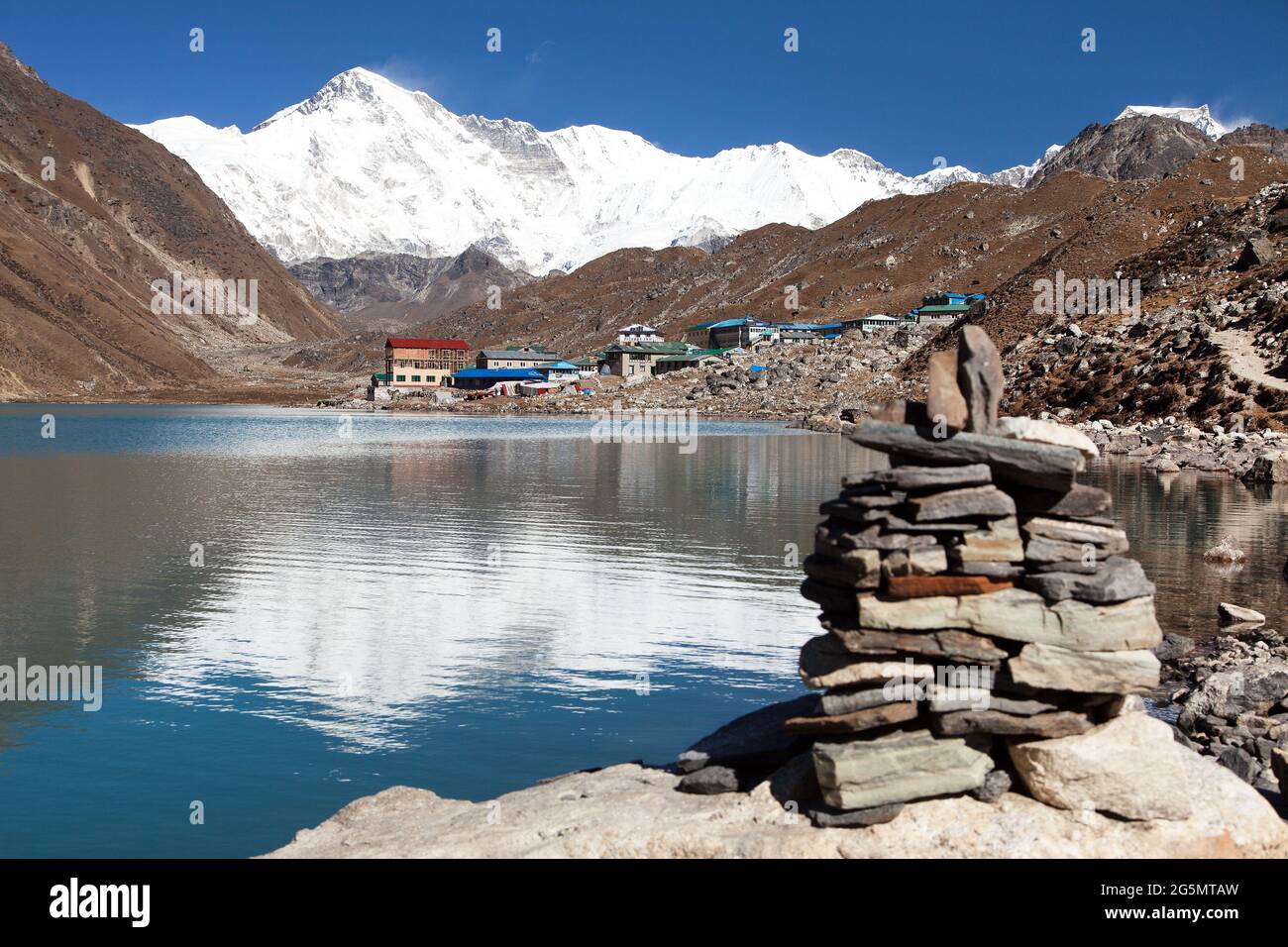 View of Gokyo lake and village with mount Cho Oyu - Gokyo trek, trek to ...