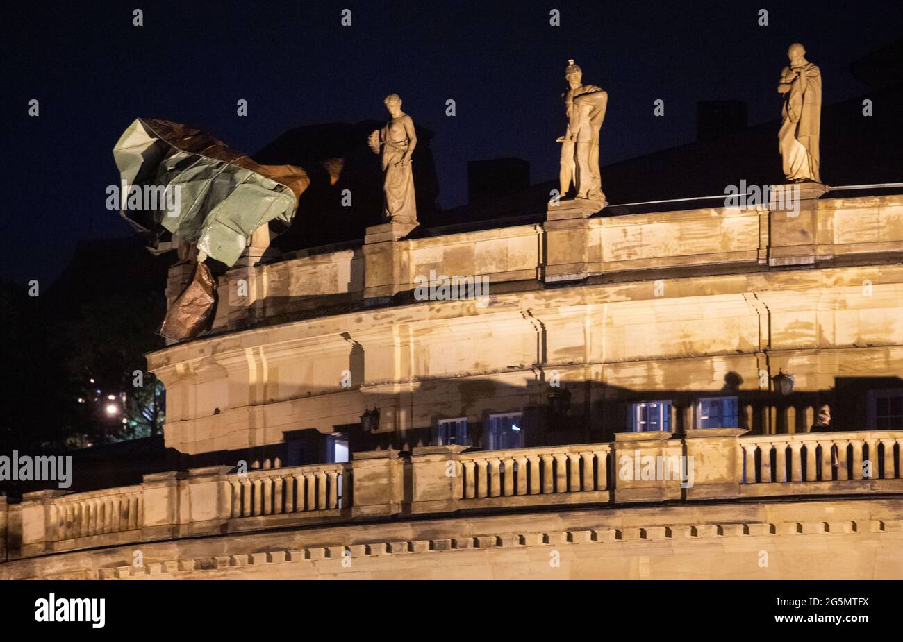 Stuttgart, Germany. 28th June, 2021. The roof of the Stuttgart Opera ...