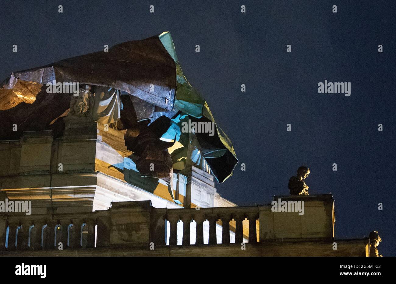 Stuttgart, Germany. 28th June, 2021. The roof of the Stuttgart Opera ...