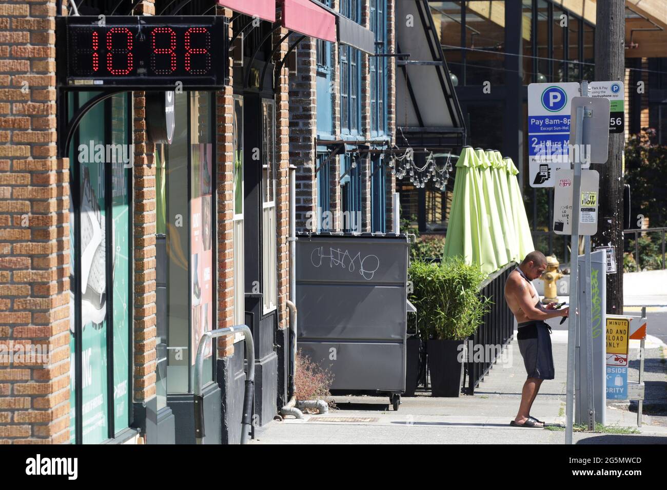 Scorching temperature hi-res stock photography and images - Alamy