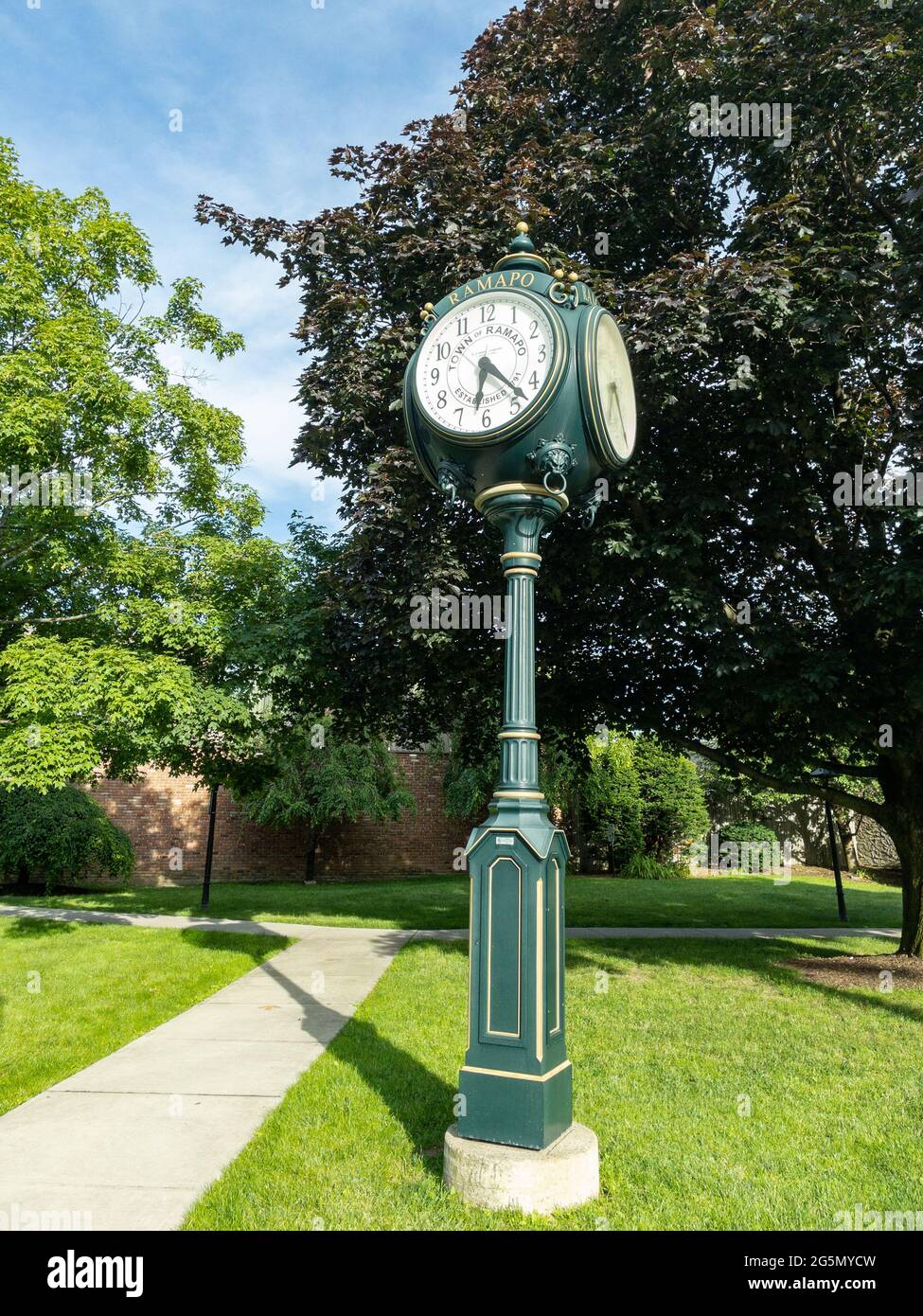 Outdoor antique pole clock hi-res stock photography and images - Alamy