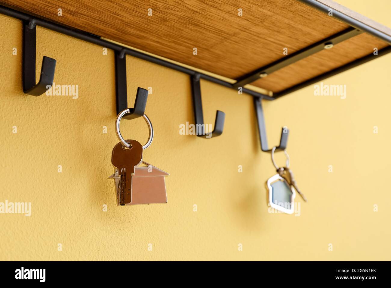 Foyer home keys hi-res stock photography and images - Alamy