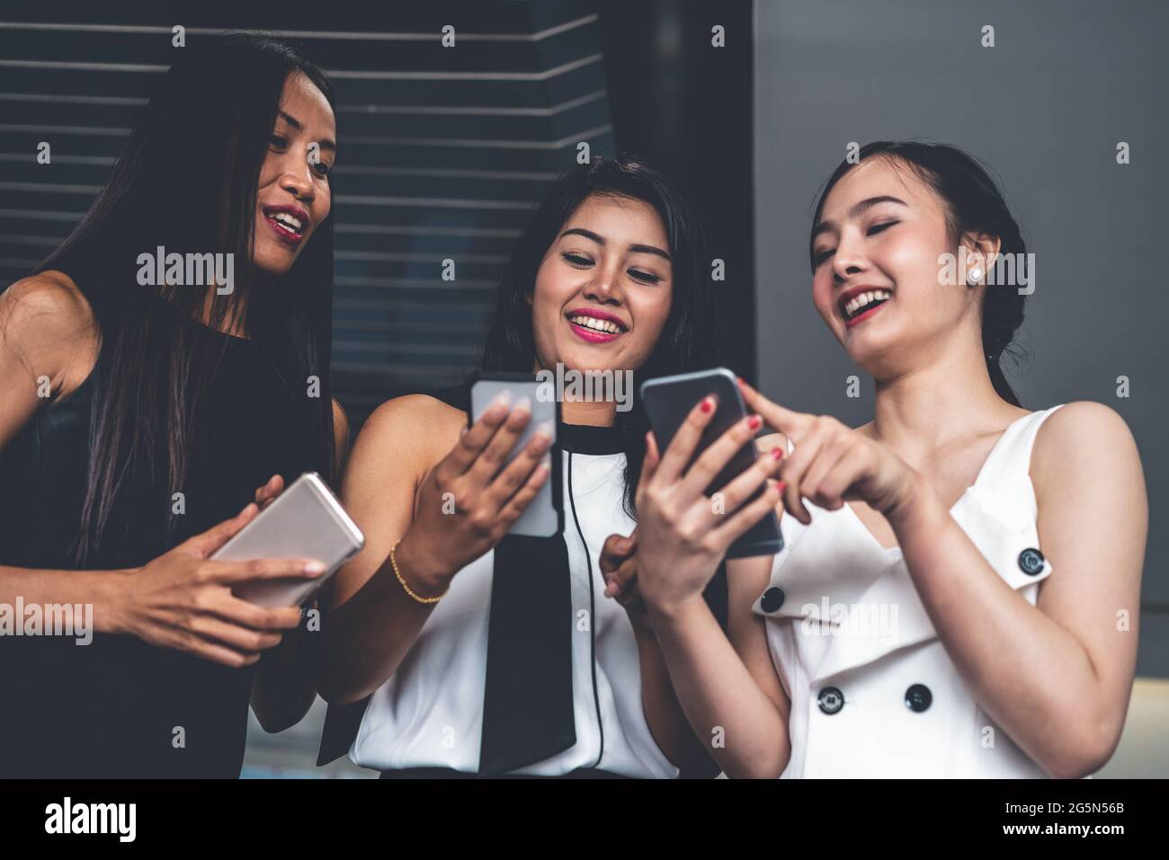 Hands broadcast hi-res stock photography and images - Alamy