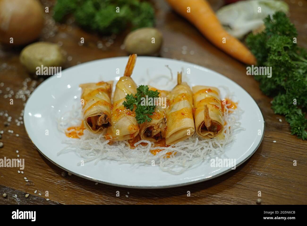 deep Fried Prawn spring rolls (Thai Spring Roll) Snacks and snacks that ...