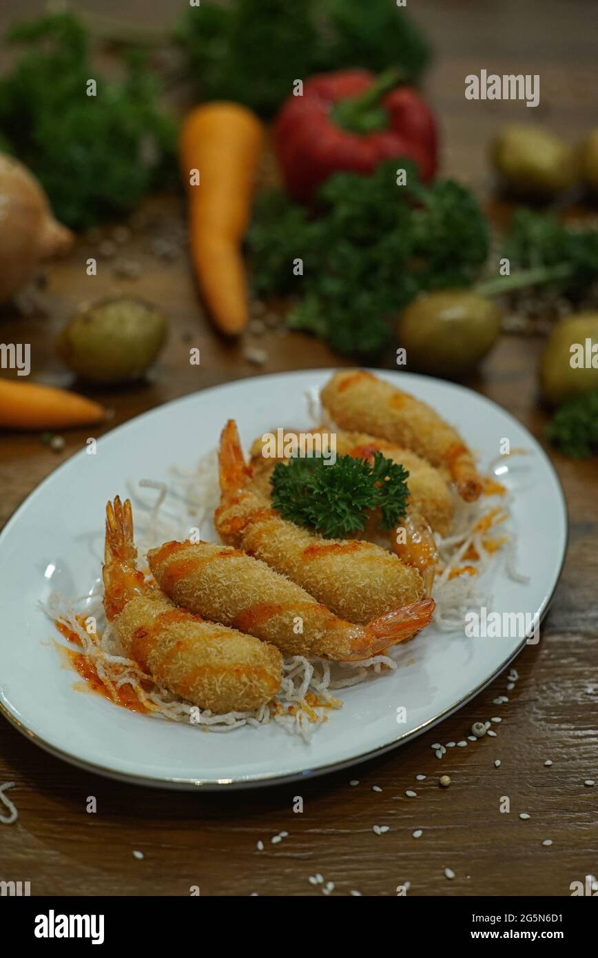 deep Fried Prawn spring rolls (Thai Spring Roll) Snacks and snacks that ...