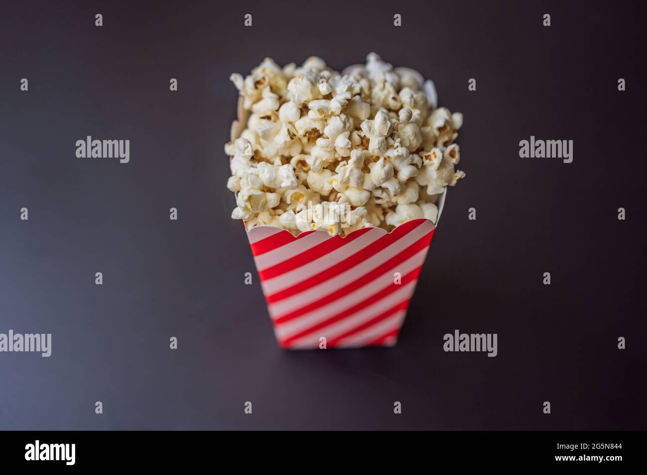 Popcorn box square hi-res stock photography and images - Alamy