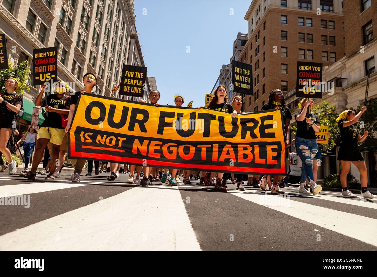 Sunrise movement climate change protest hi-res stock photography and ...