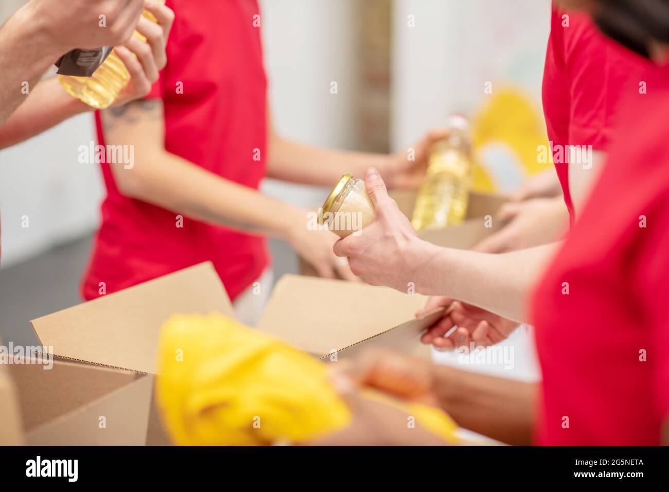 Food and clothing distribution hi-res stock photography and images - Alamy