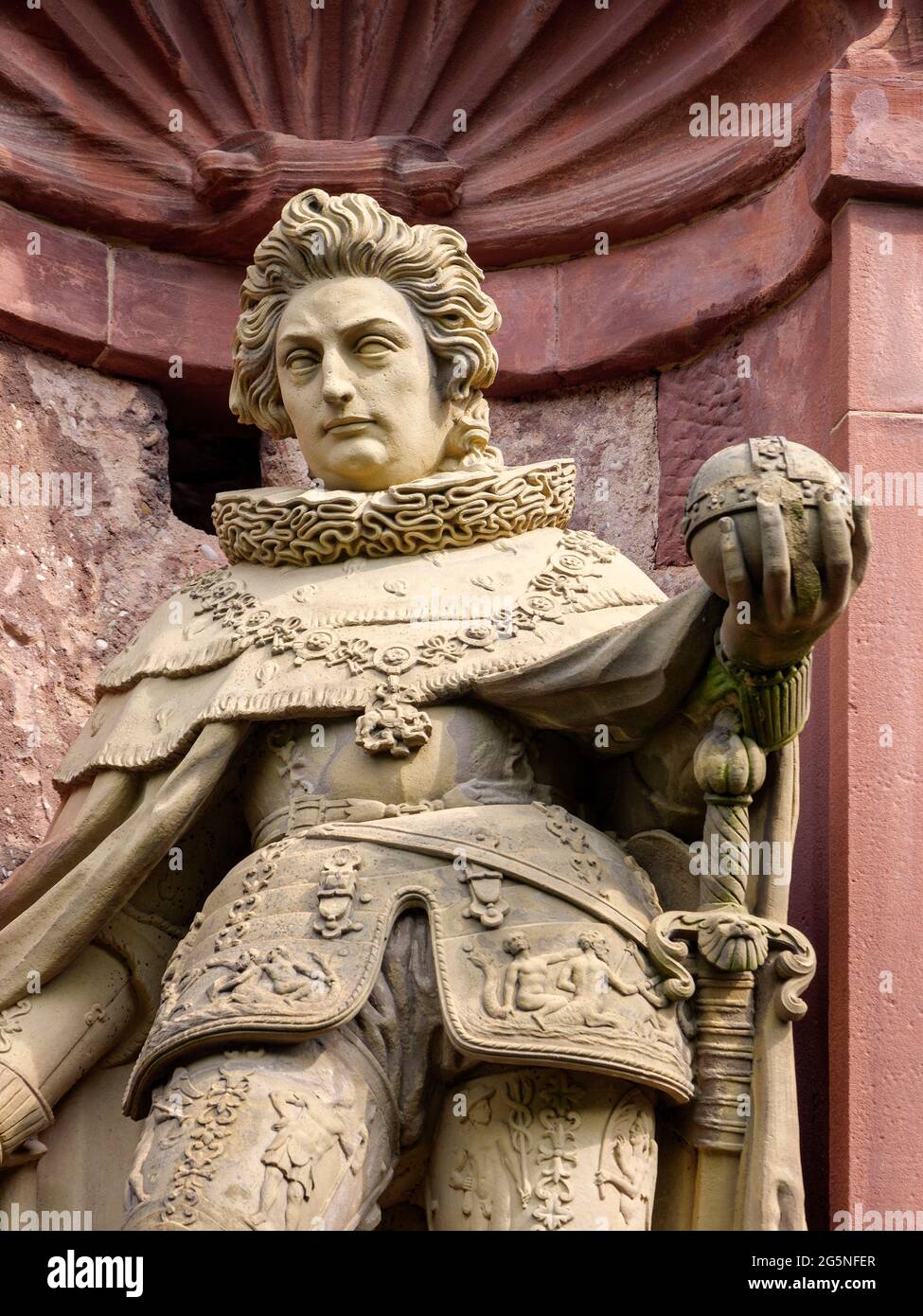 Heidelberg castle sculpture hi-res stock photography and images - Alamy