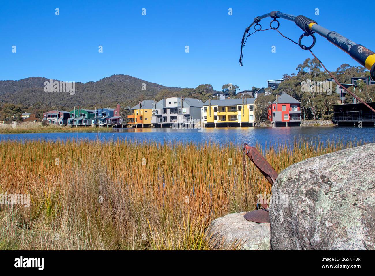 Lake Crackenback in the Snowy Mountains Stock Photo - Alamy