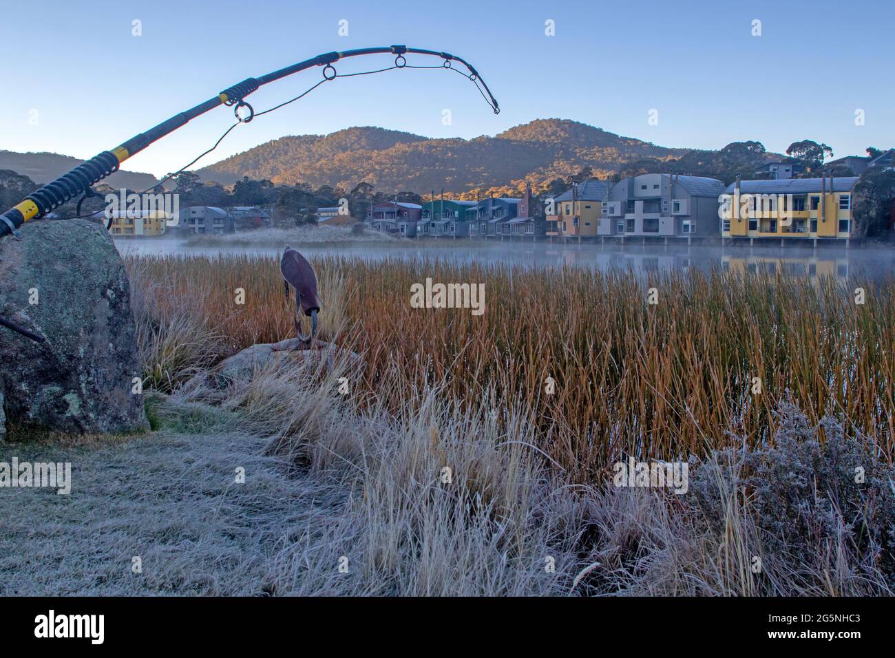 Lake Crackenback in the Snowy Mountains Stock Photo - Alamy