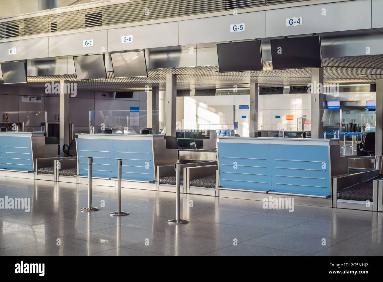 Doha airport construction hi-res stock photography and images - Alamy