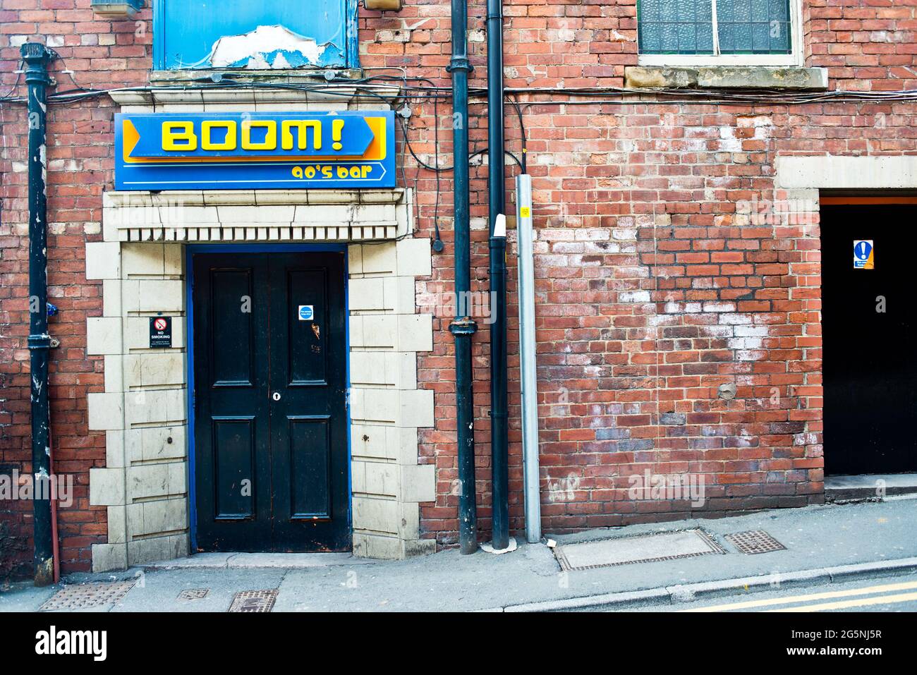 Boom 90s bar hi-res stock photography and images - Alamy