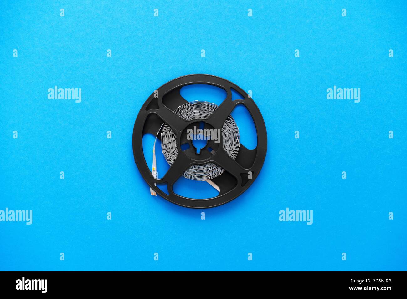 Metal detector coil on blue background, top view Stock Photo - Alamy
