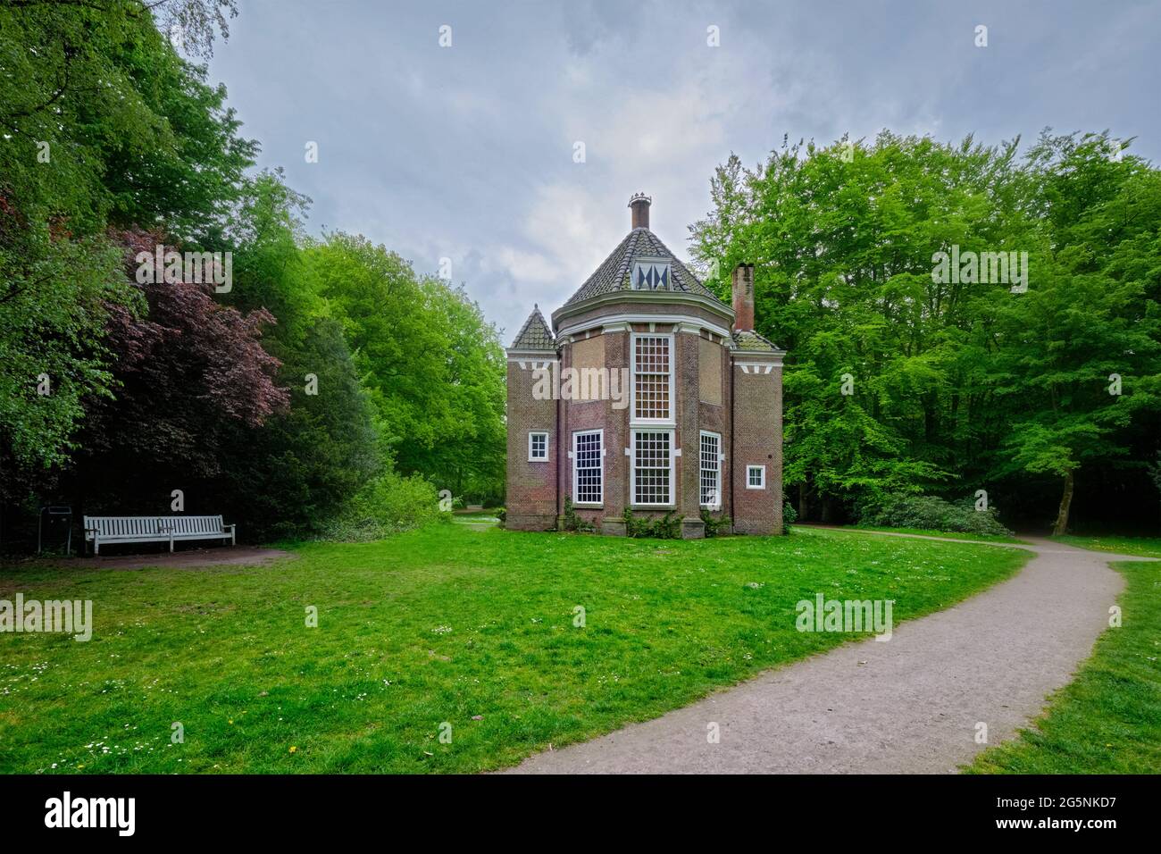 17th century tea house hi-res stock photography and images - Alamy