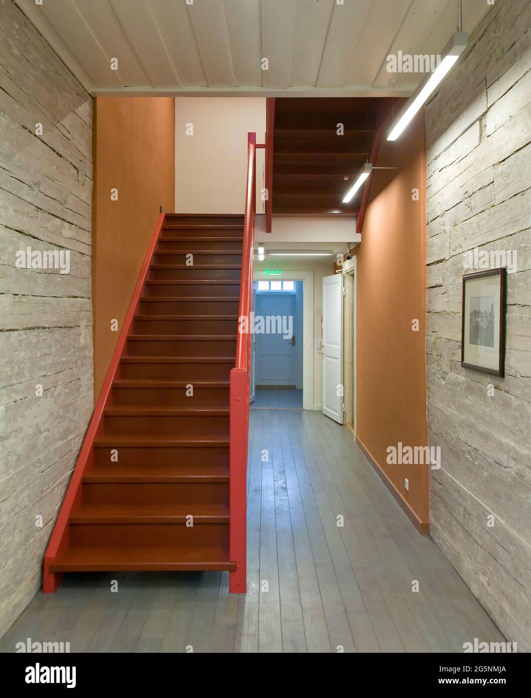 A hotel with old fashioned retro styled rooms, and rustic objects Stock ...