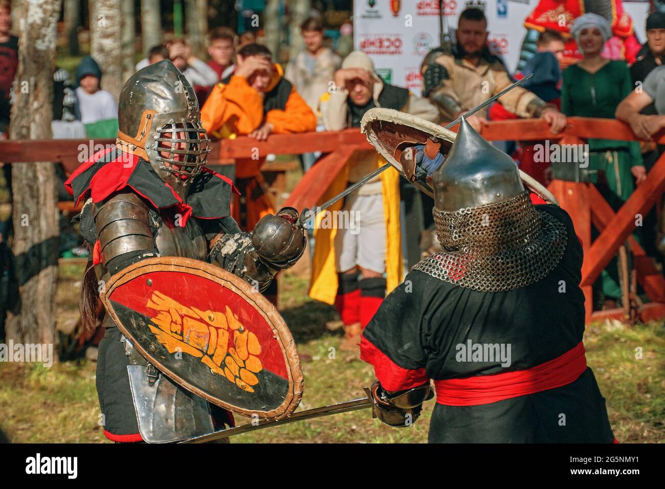 Medieval princess festival hi-res stock photography and images - Alamy