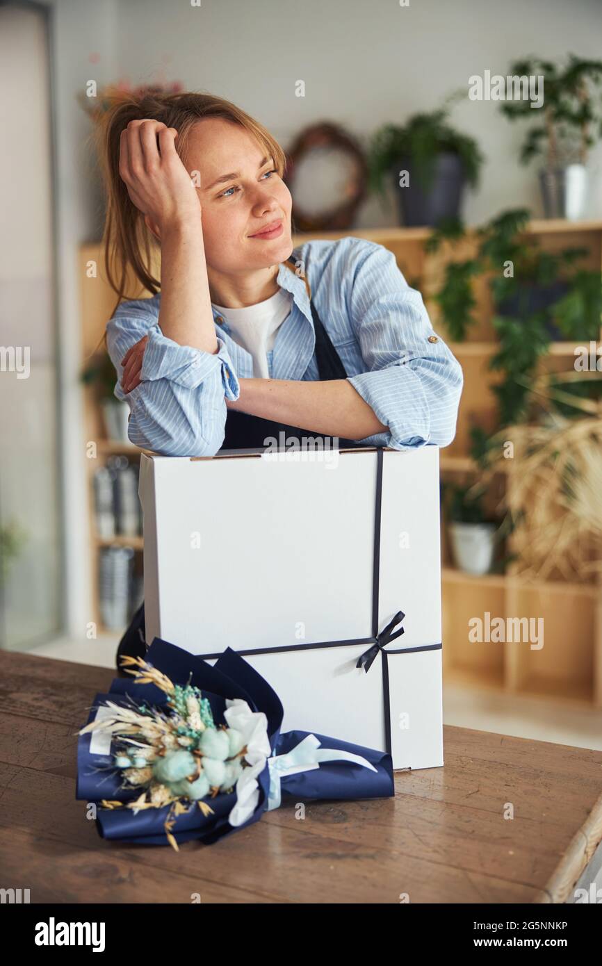 Daydreaming at work hi-res stock photography and images - Alamy
