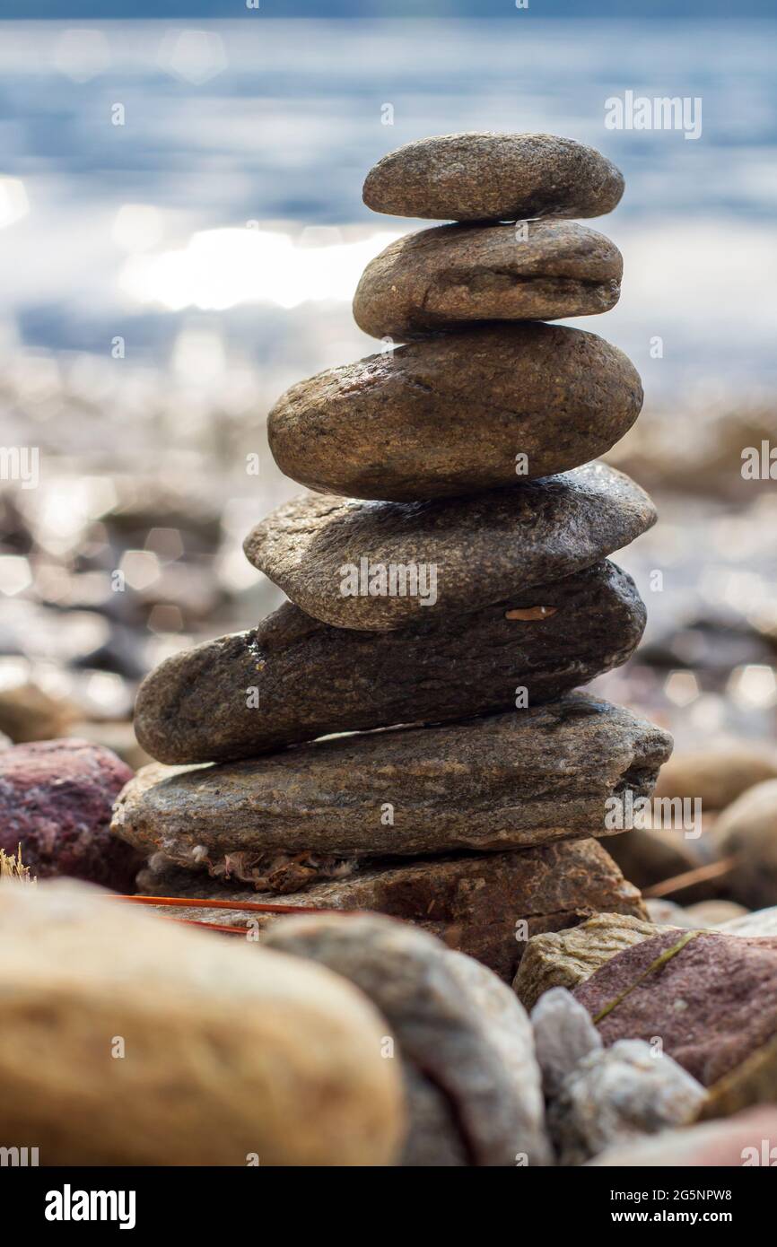 Stacking stones hi-res stock photography and images - Alamy