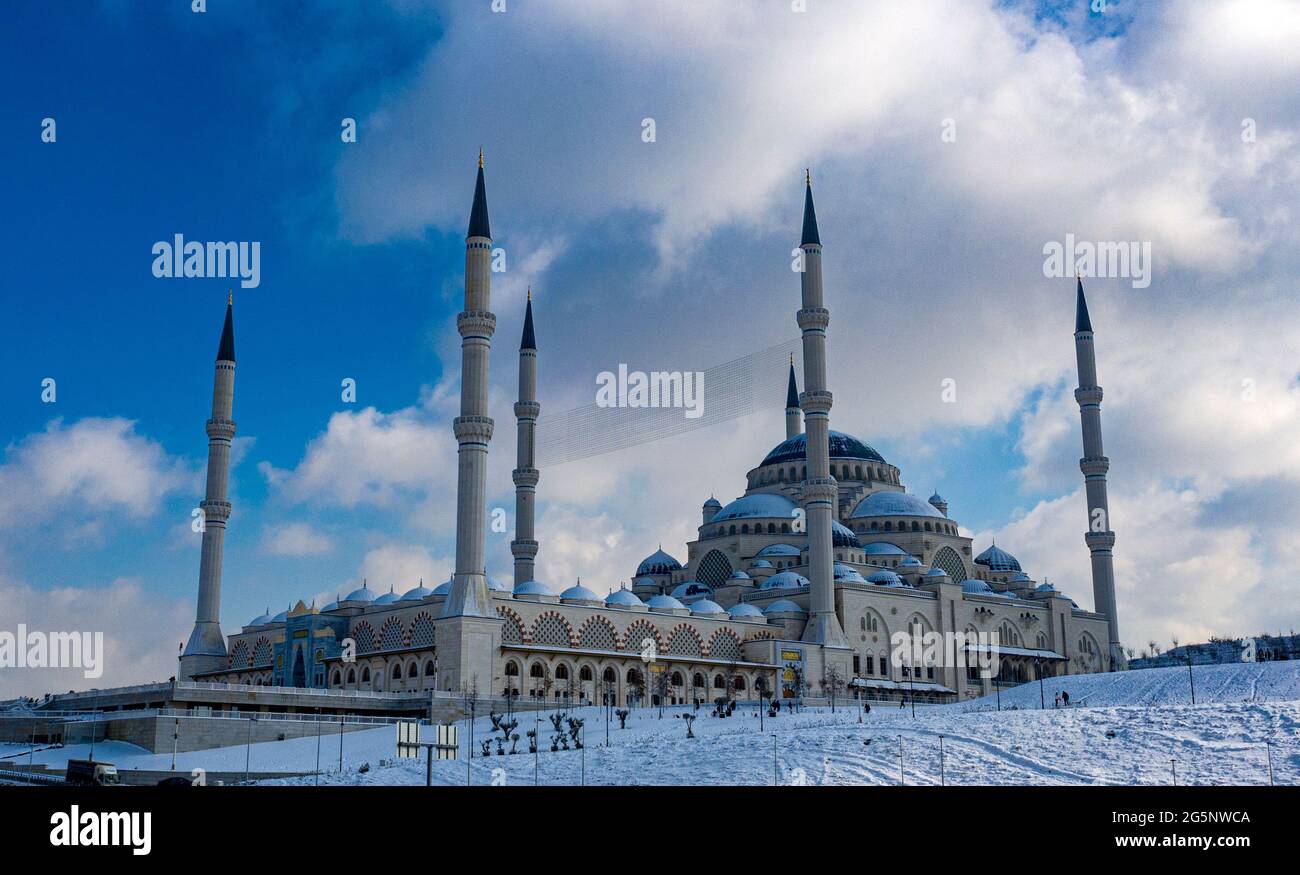 Camlica Mosque, is a mosque located in the city of Istanbul in Turkey ...