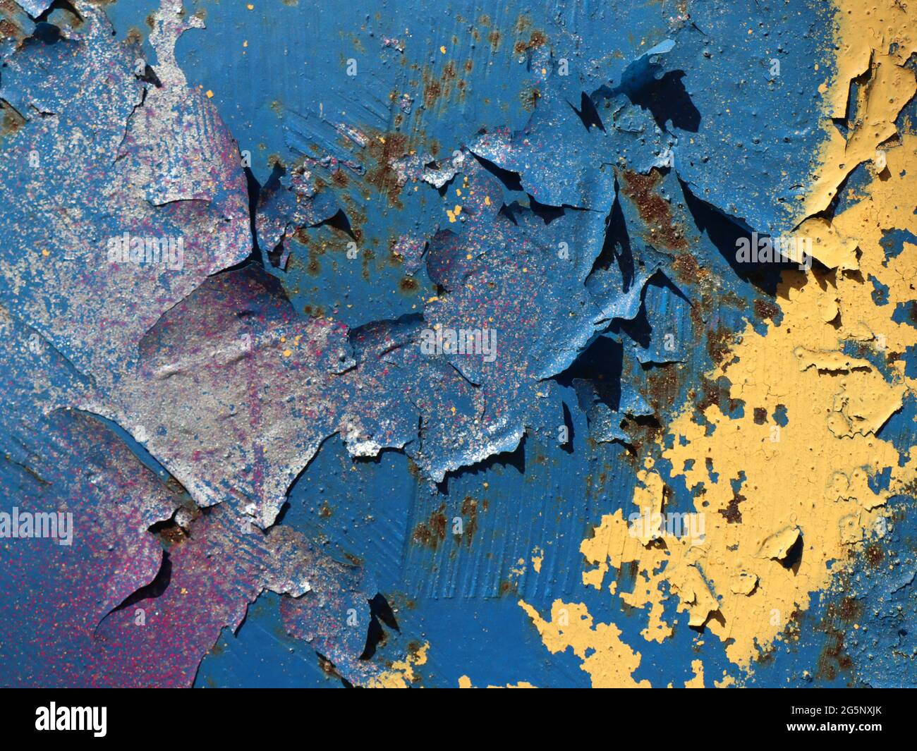 Chipped wall hi-res stock photography and images - Alamy