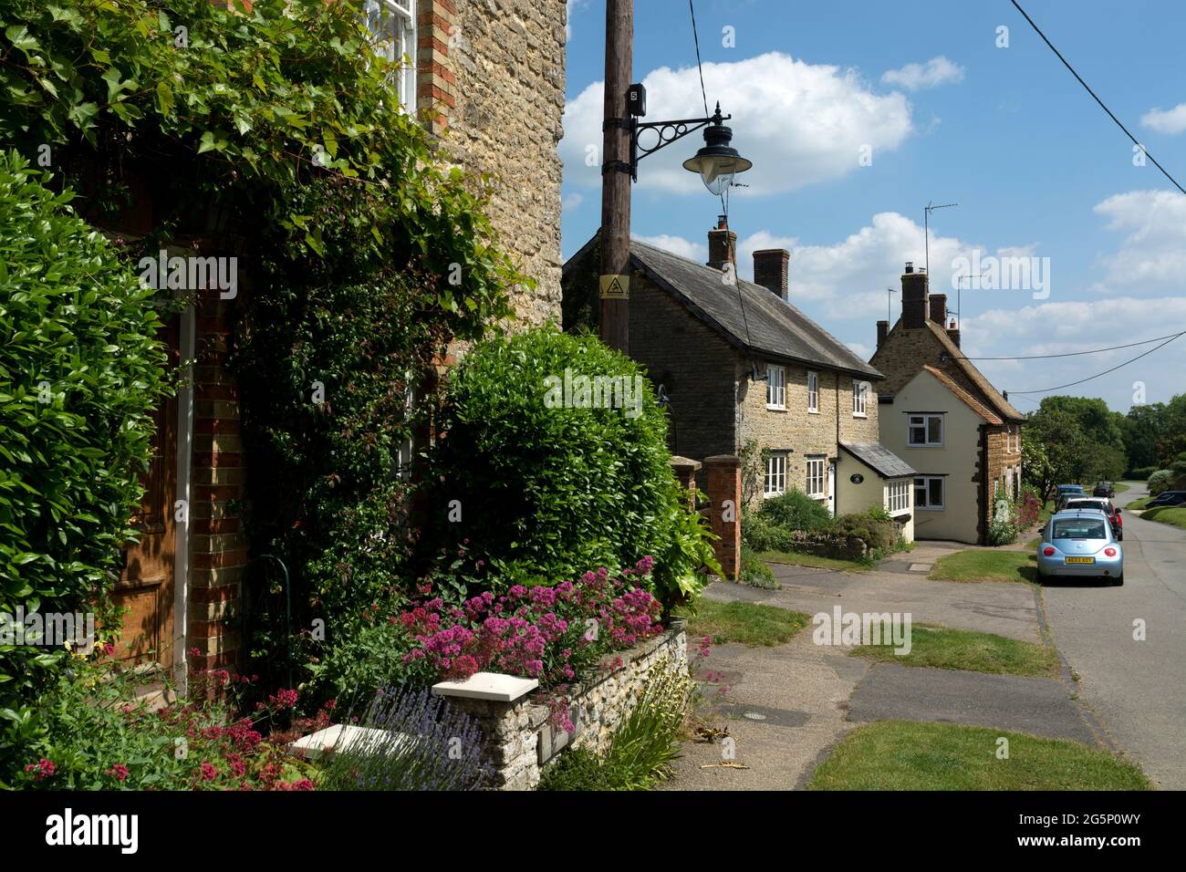 Sulgrave village hi-res stock photography and images - Alamy