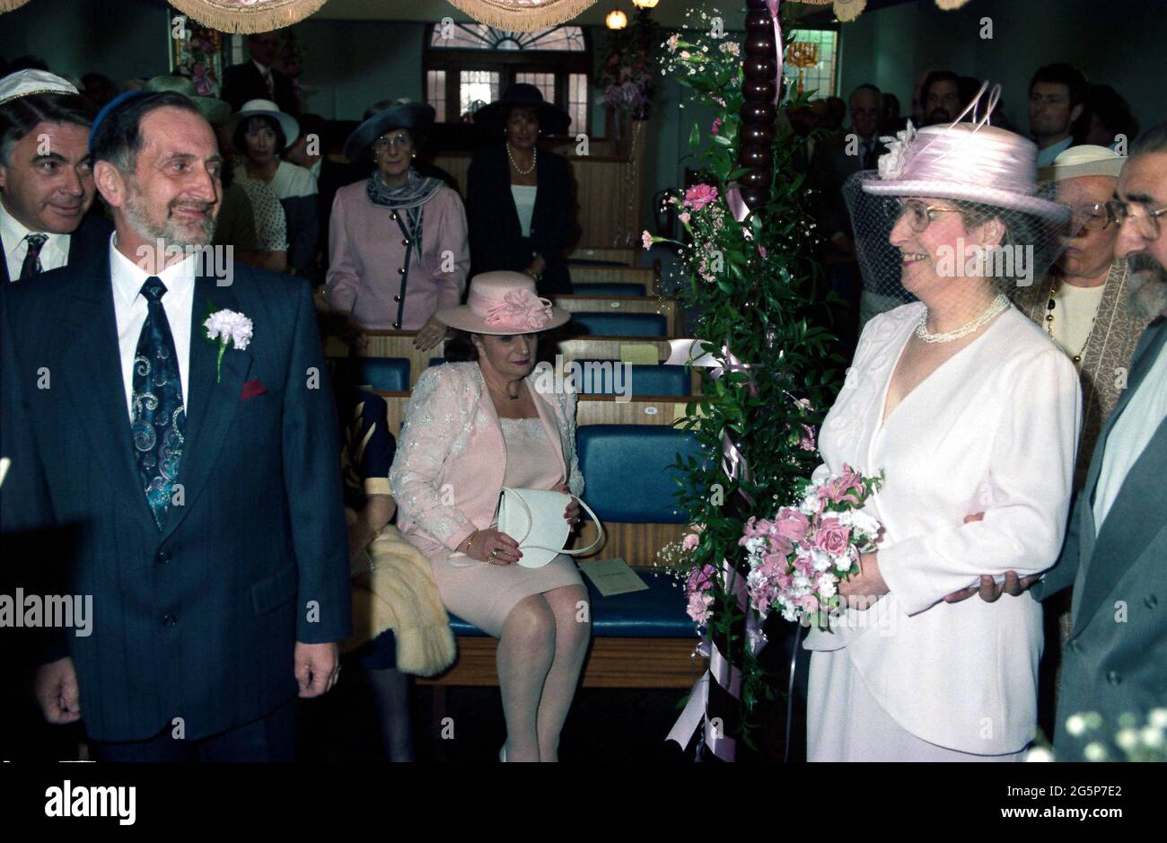 Jewish wedding israel couple hi-res stock photography and images - Alamy