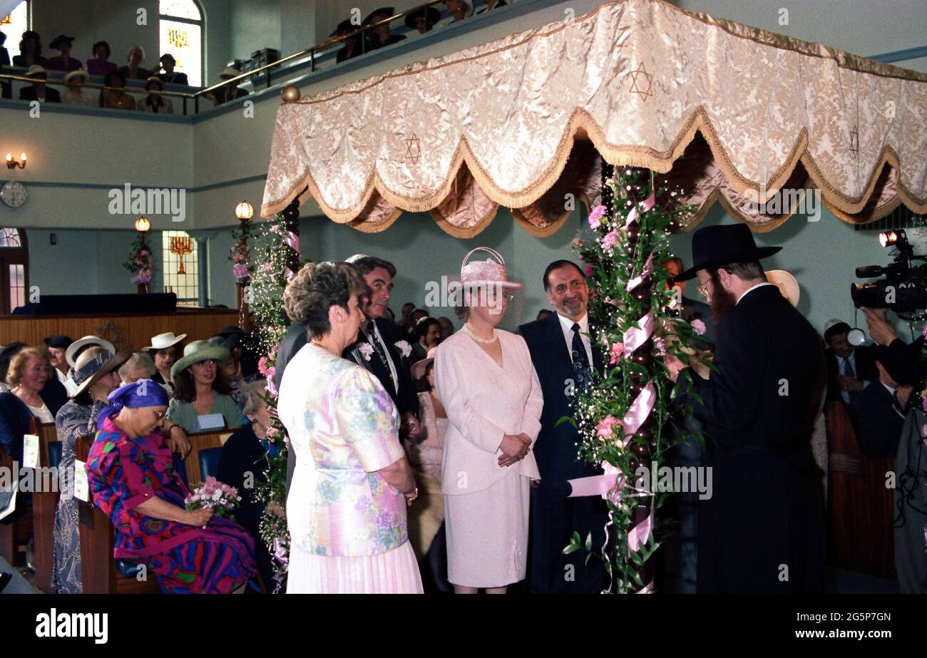 Jewish wedding israel couple hi-res stock photography and images - Alamy