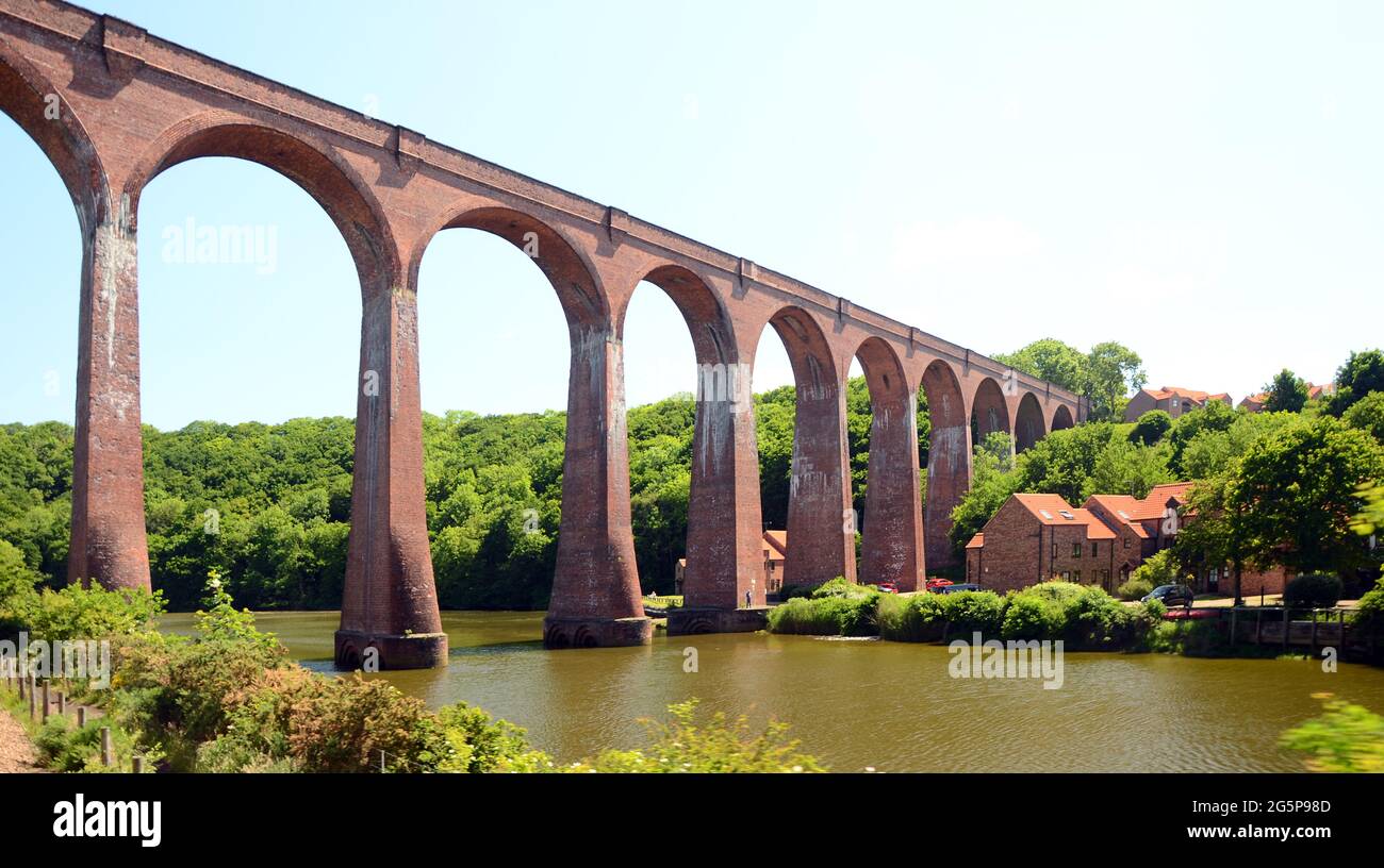 Larpool viaduct arch hi-res stock photography and images - Alamy