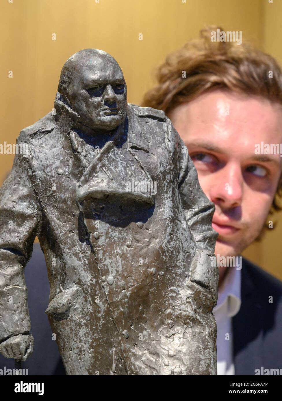 Ivor Jones's Instagram, Twitter & Facebook on IDCrawl