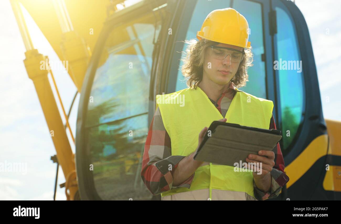 Surveyor construction computer tablet hi-res stock photography and ...