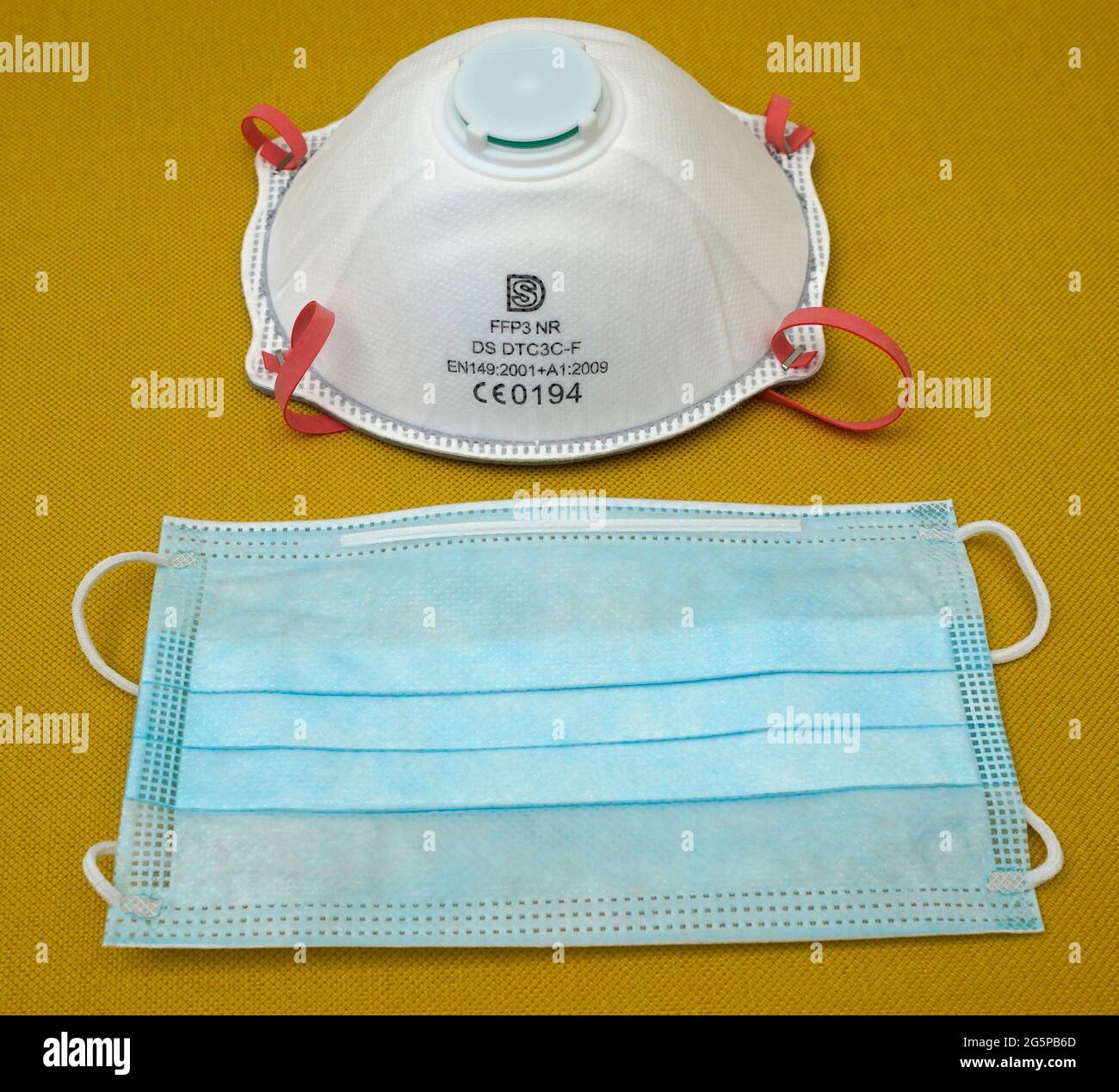 Surgical saw hi-res stock photography and images - Alamy