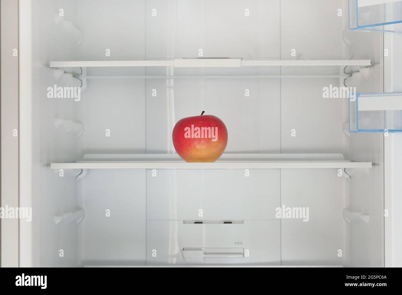Apple fridge hi-res stock photography and images - Alamy
