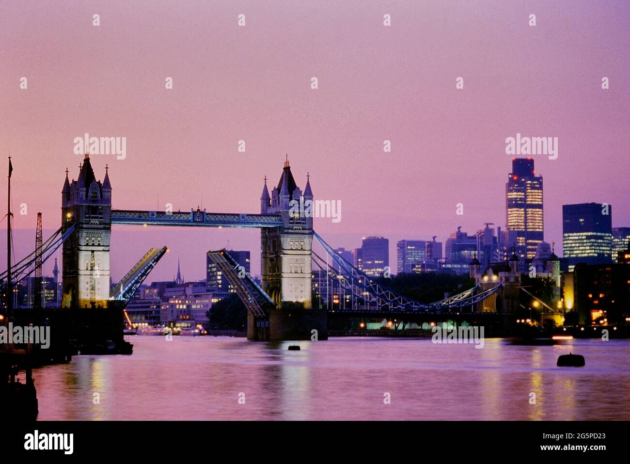London 1980s city hi-res stock photography and images - Alamy