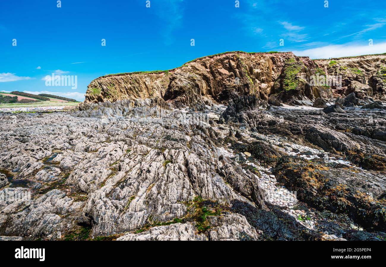 Cliffs and rocks by the Bantham Beach, Kingsbridge, Devon, England ...