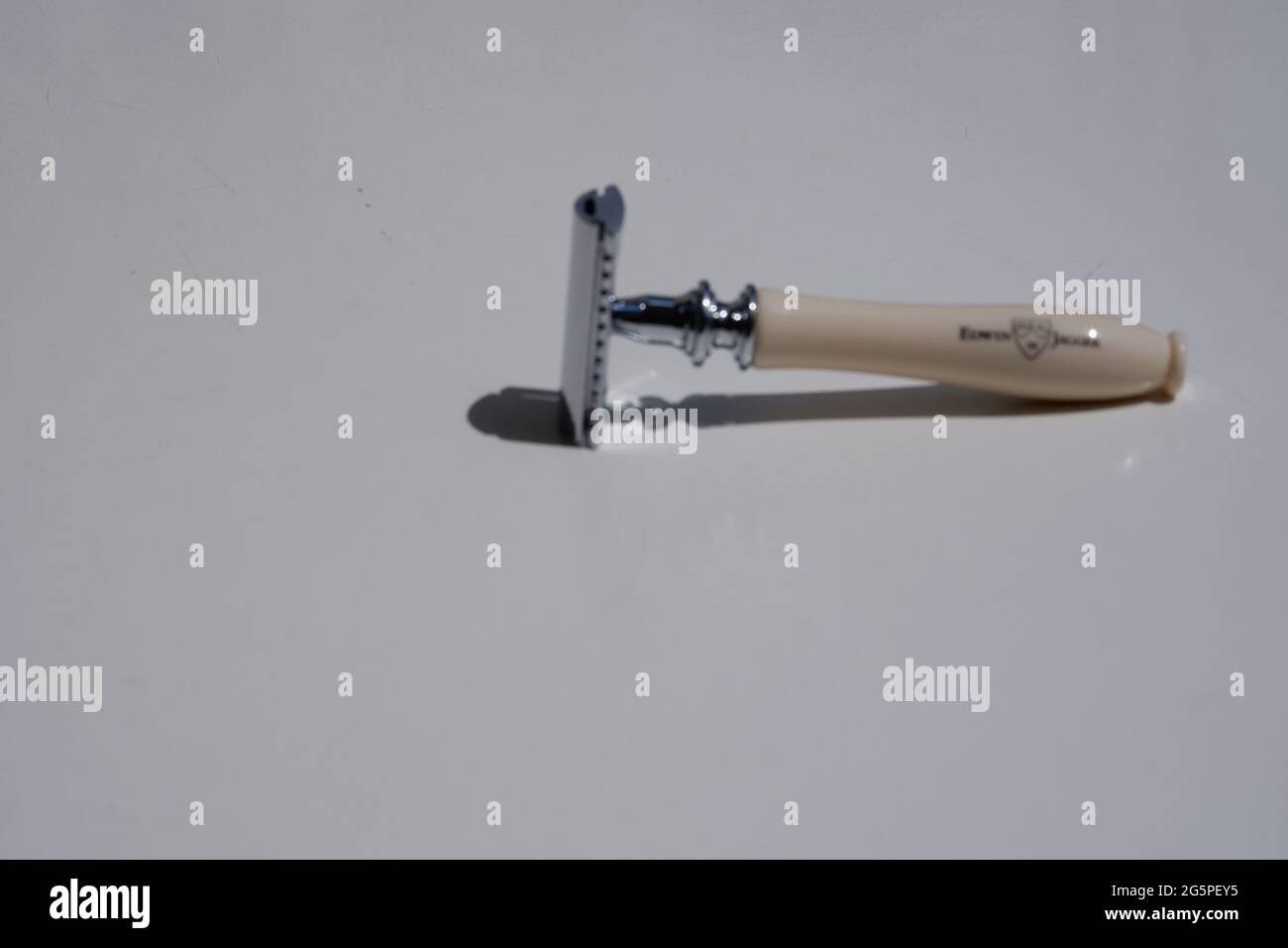 Edwin Jagger Chatsworth Imitation Ivory Double Edge Safety Razor Stock ...