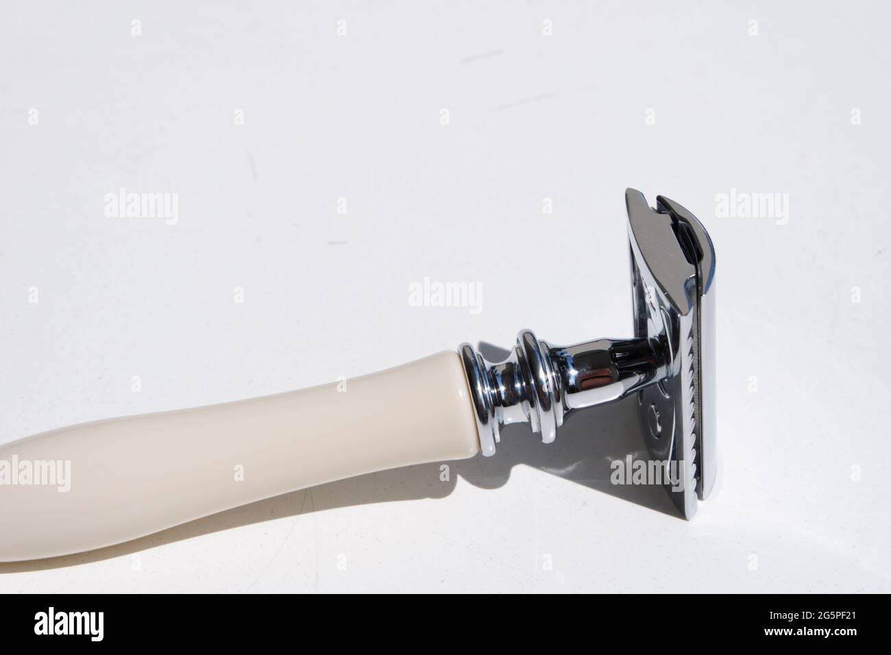 Edwin Jagger Chatsworth Imitation Ivory Double Edge Safety Razor Stock ...