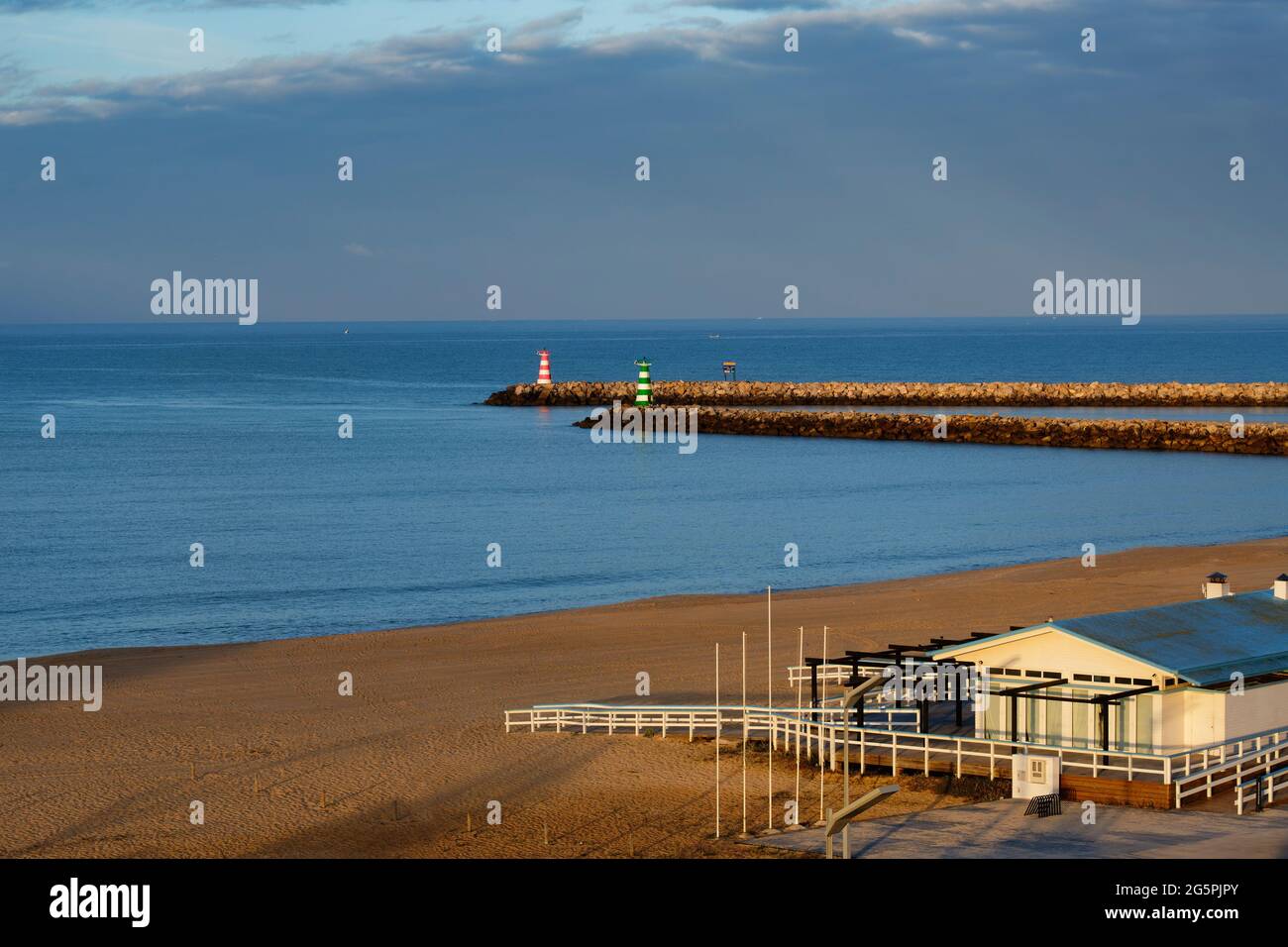 Puro beach algarve hi-res stock photography and images - Alamy
