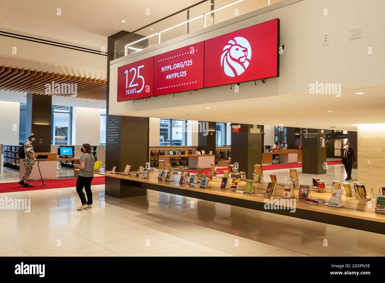 455 fifth avenue hi-res stock photography and images - Alamy