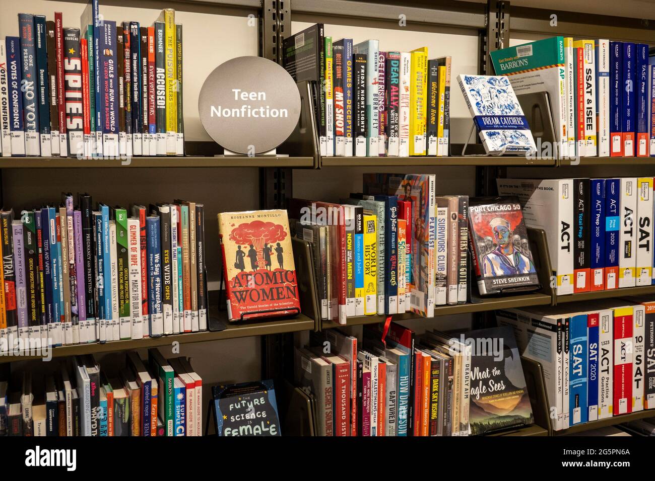 Stavros niarchos foundation library hi-res stock photography and images ...